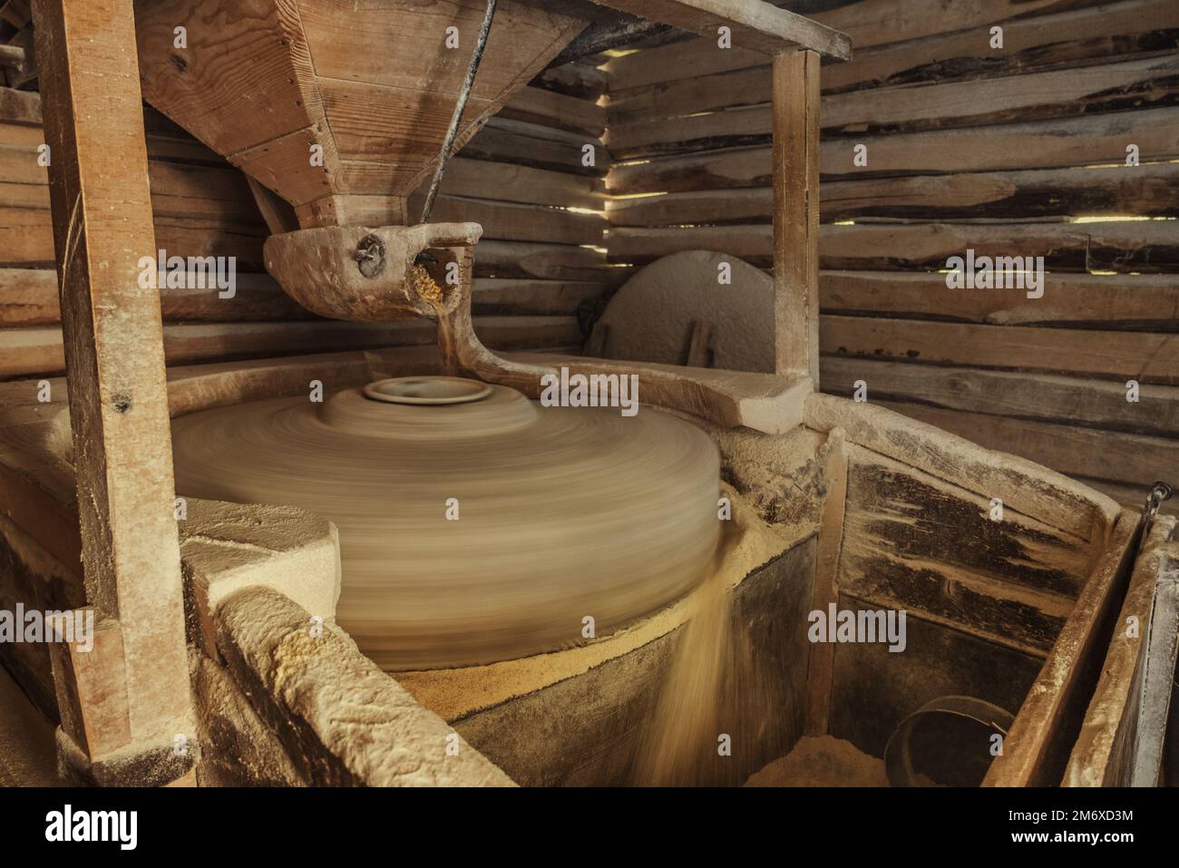 Working grist mill hi-res stock photography and images - Alamy