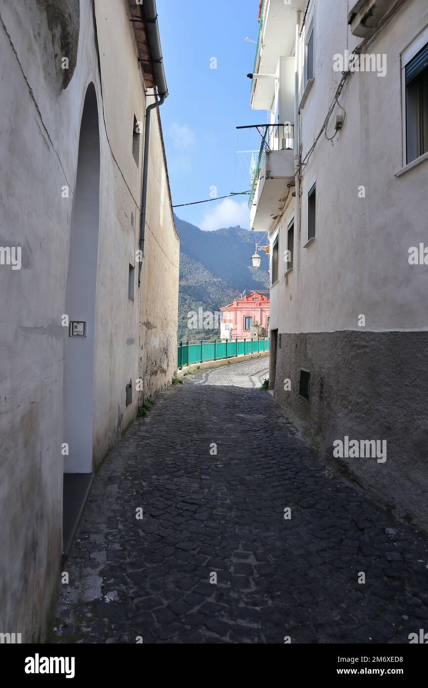 Piastrella in ceramica artigianale hi-res stock photography and images ...