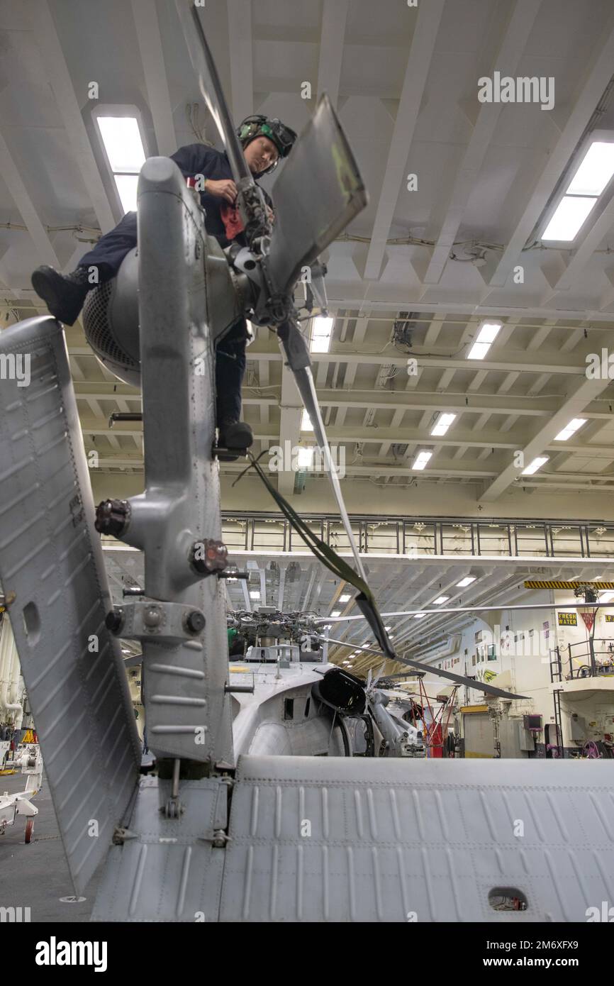 220509-N-VJ326-2108 PACIFIC OCEAN (May 9, 2022) – Aviation Machinist’s ...