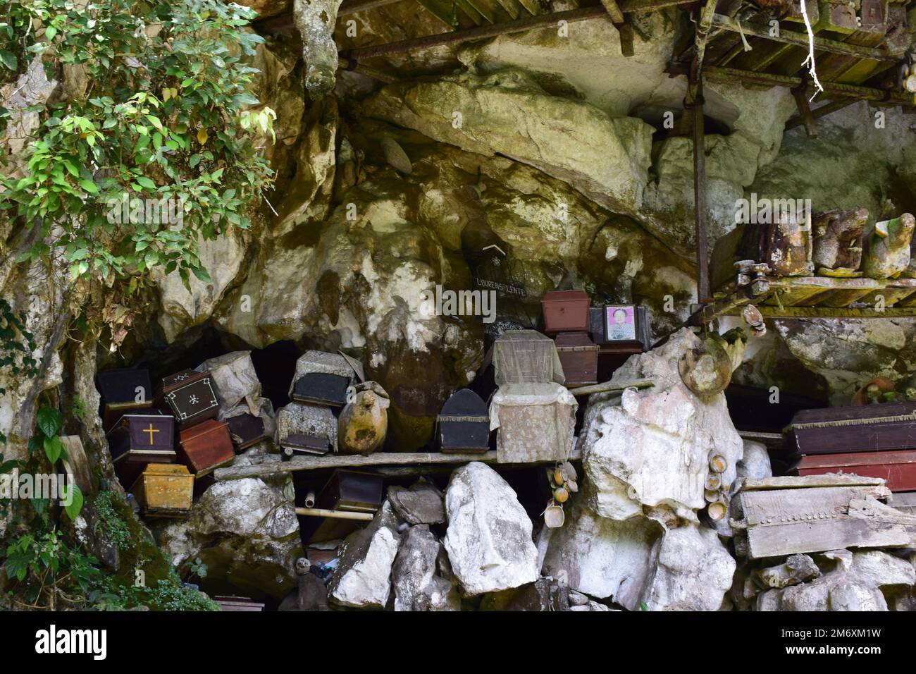 Coffins and graves were placed in rock cliffs. This method is a ...