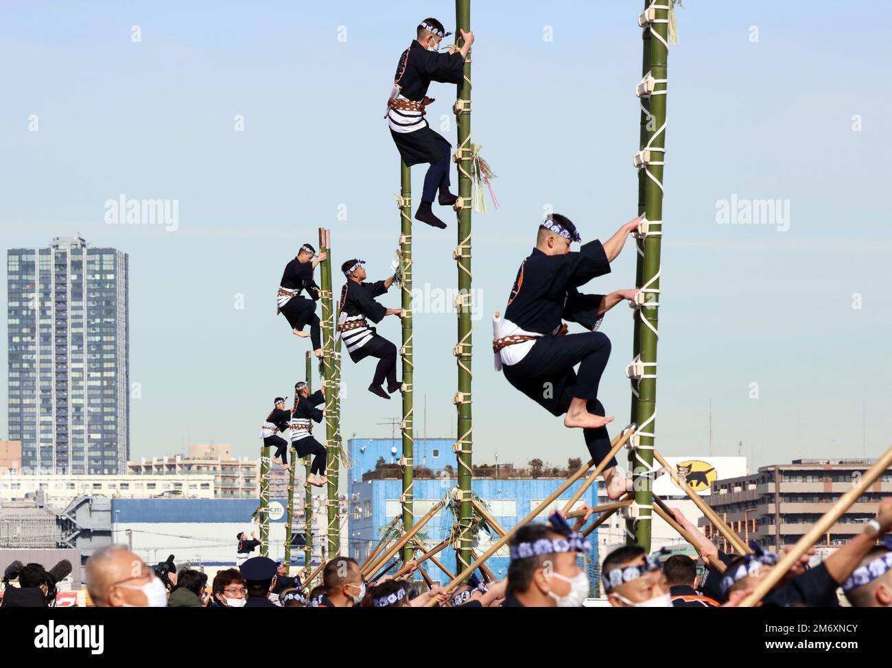 Bamboo ladders hi-res stock photography and images - Alamy