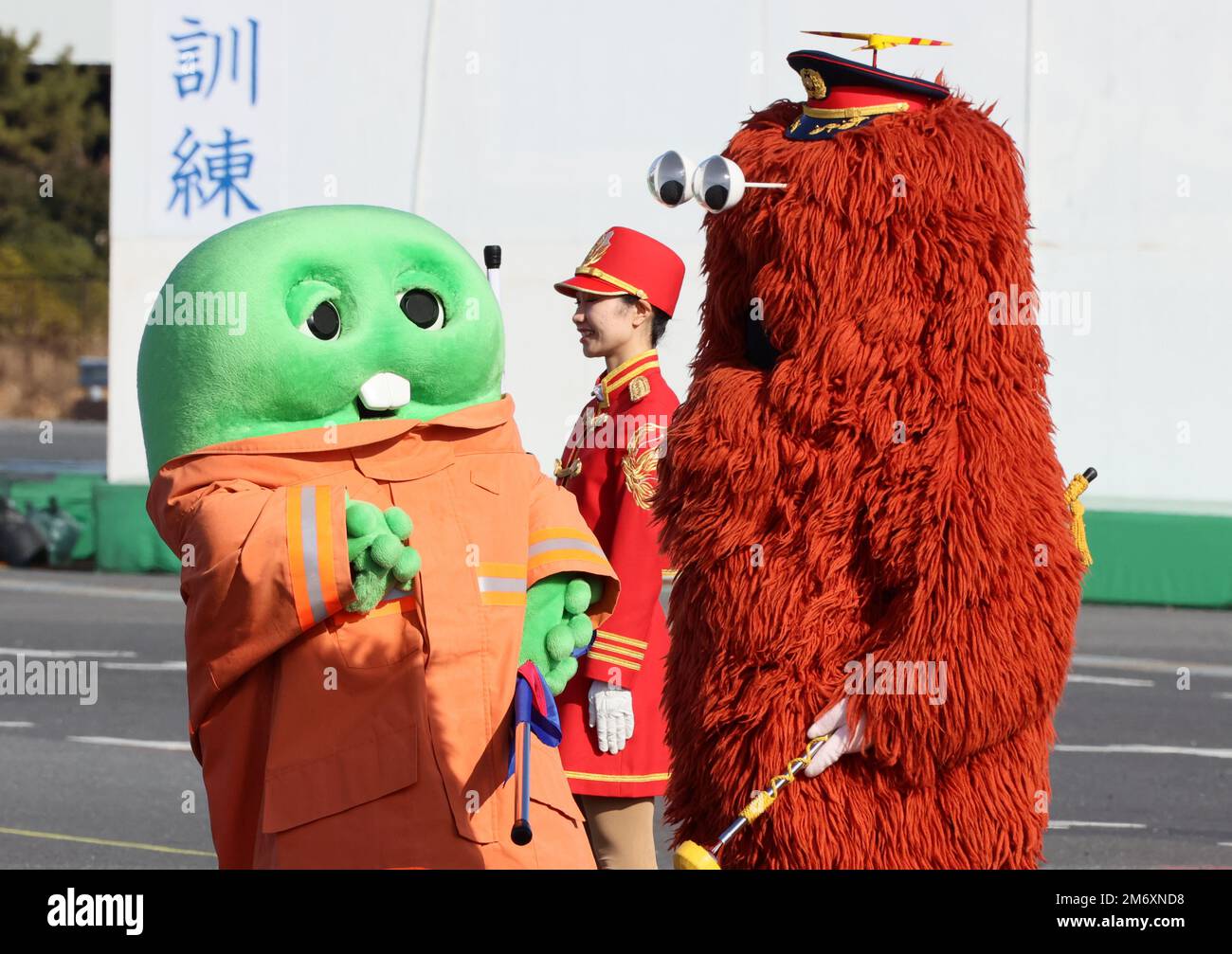 Tokyo, Japan. 6th Jan, 2023. TV character Gachapin (L) and Mukku (R ...