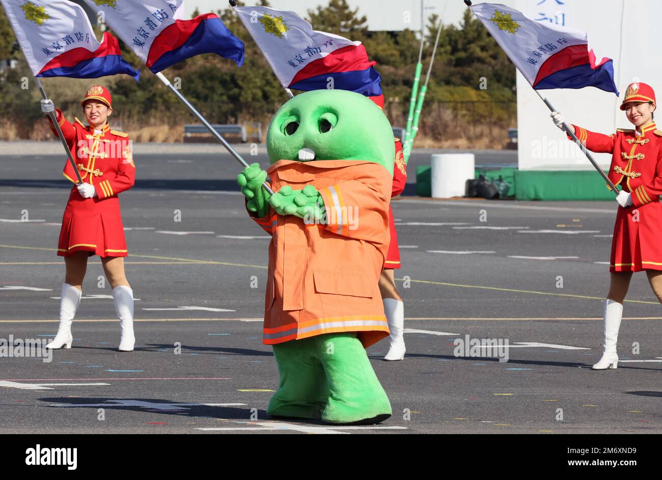 Tokyo, Japan. 6th Jan, 2023. TV character Gachapin (C) participates an ...