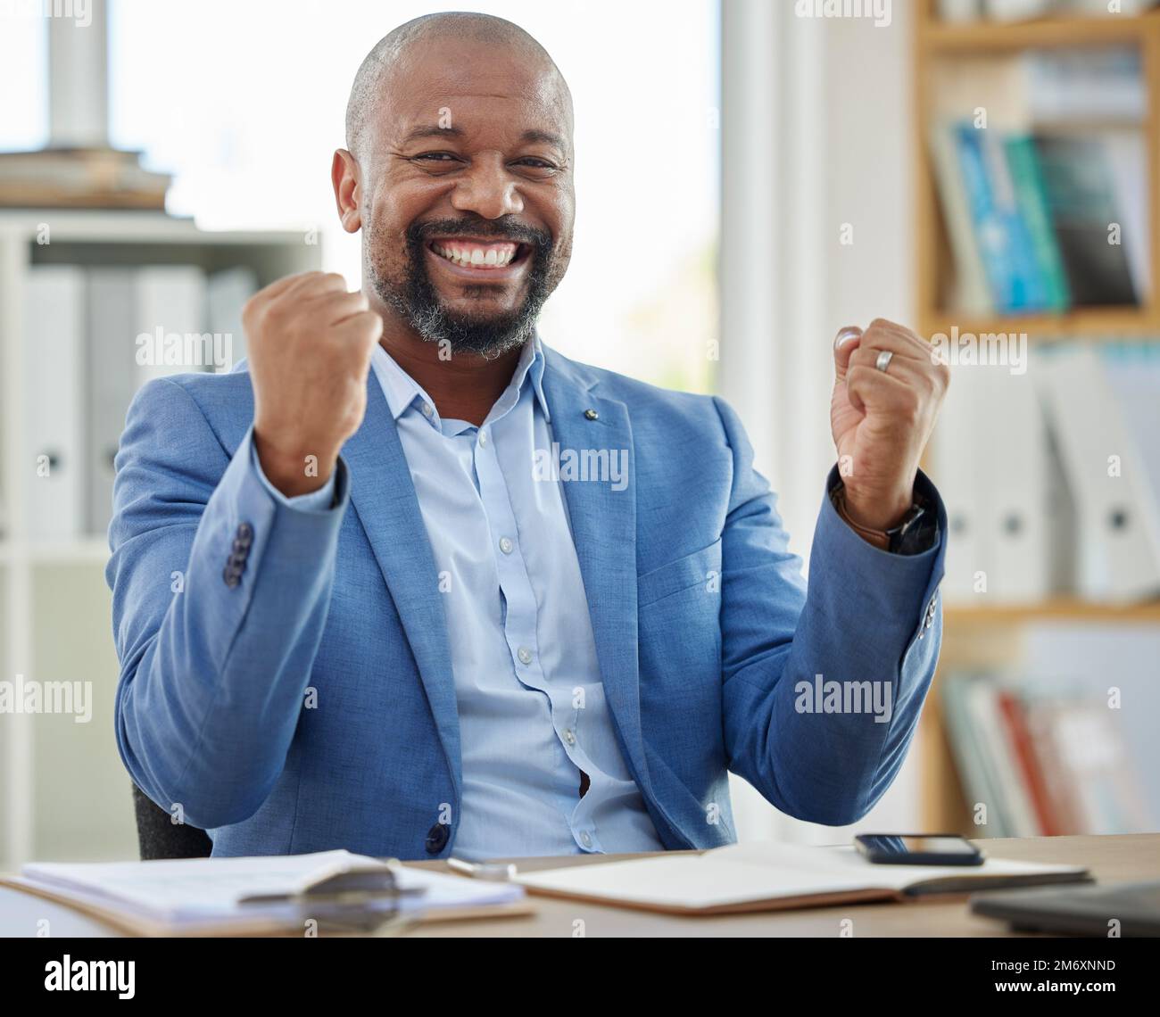 Man promotion desk hi-res stock photography and images - Alamy
