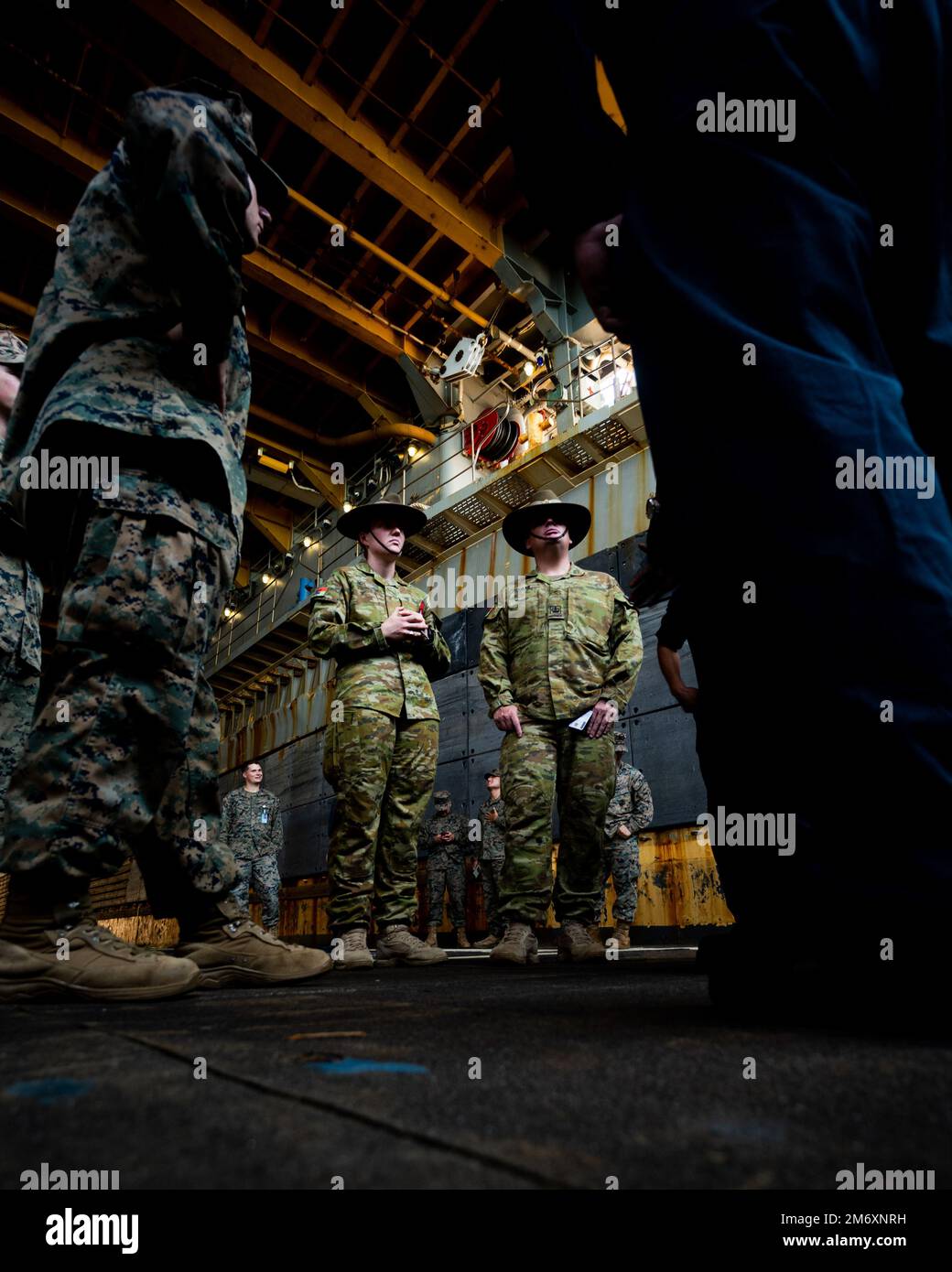 Australian Army soldiers with Headquarters, 1 Division, U.S. Navy ...