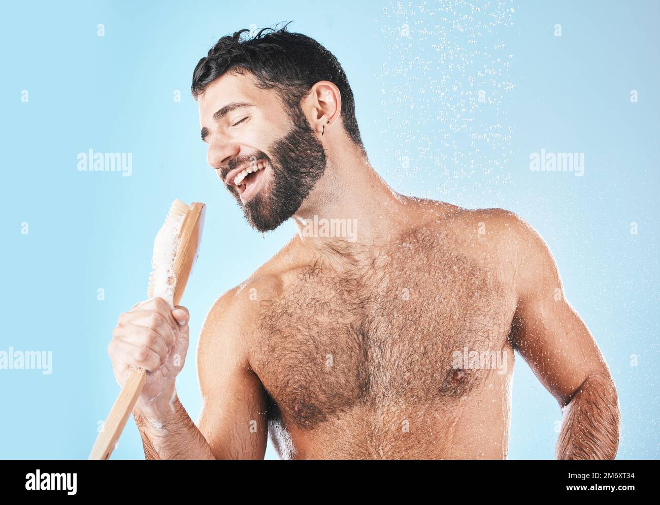 Man singing in shower hi-res stock photography and images - Alamy