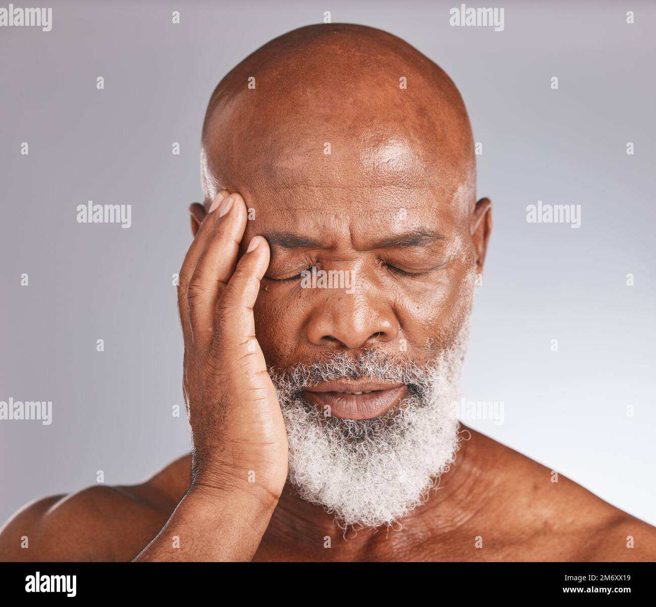 Elderly black man hi-res stock photography and images - Alamy