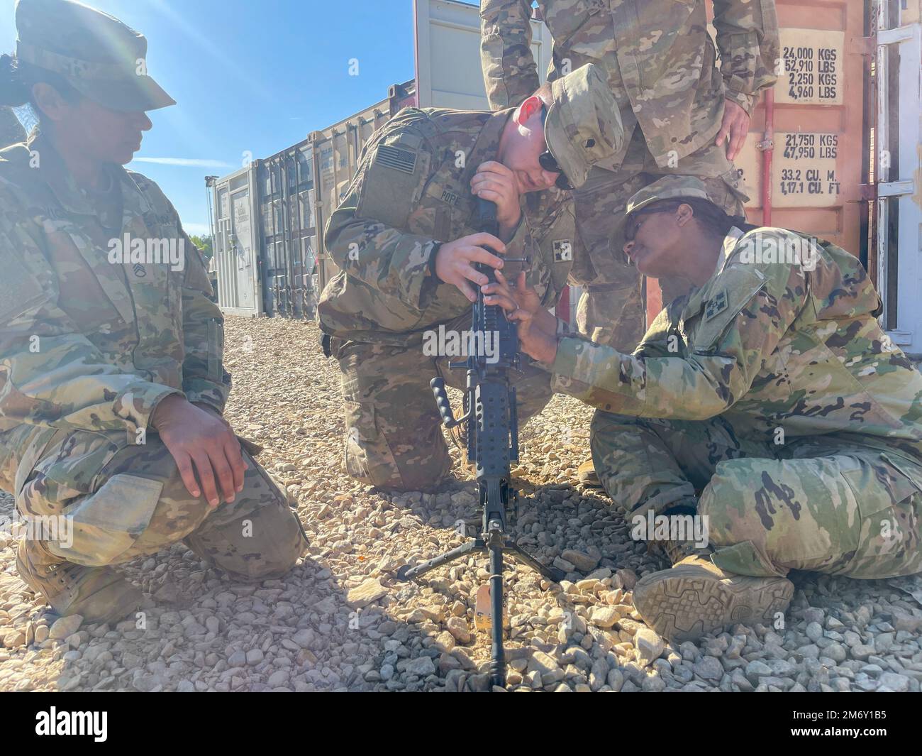 U.S. Soldiers assigned to 3rd Armored Brigade Combat Team, 4th Infantry ...