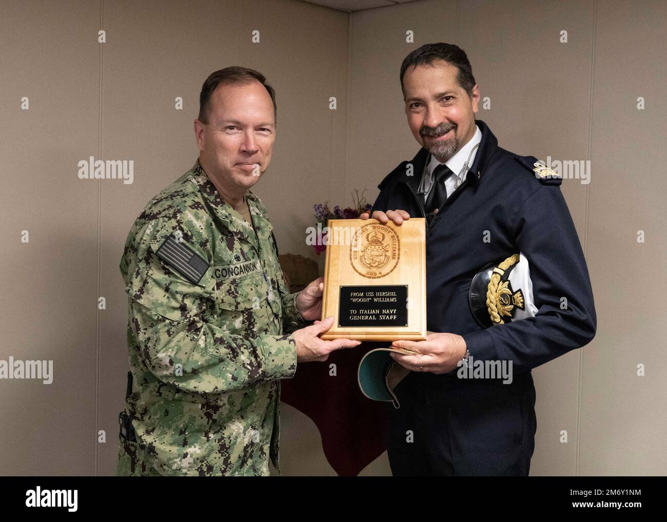 Italian military base of support hi-res stock photography and images ...