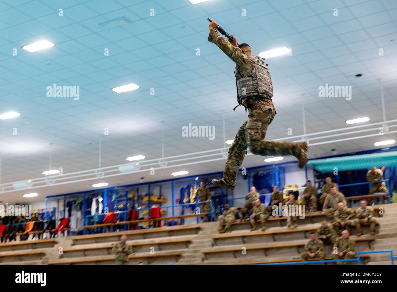 High diving hi-res stock photography and images - Alamy