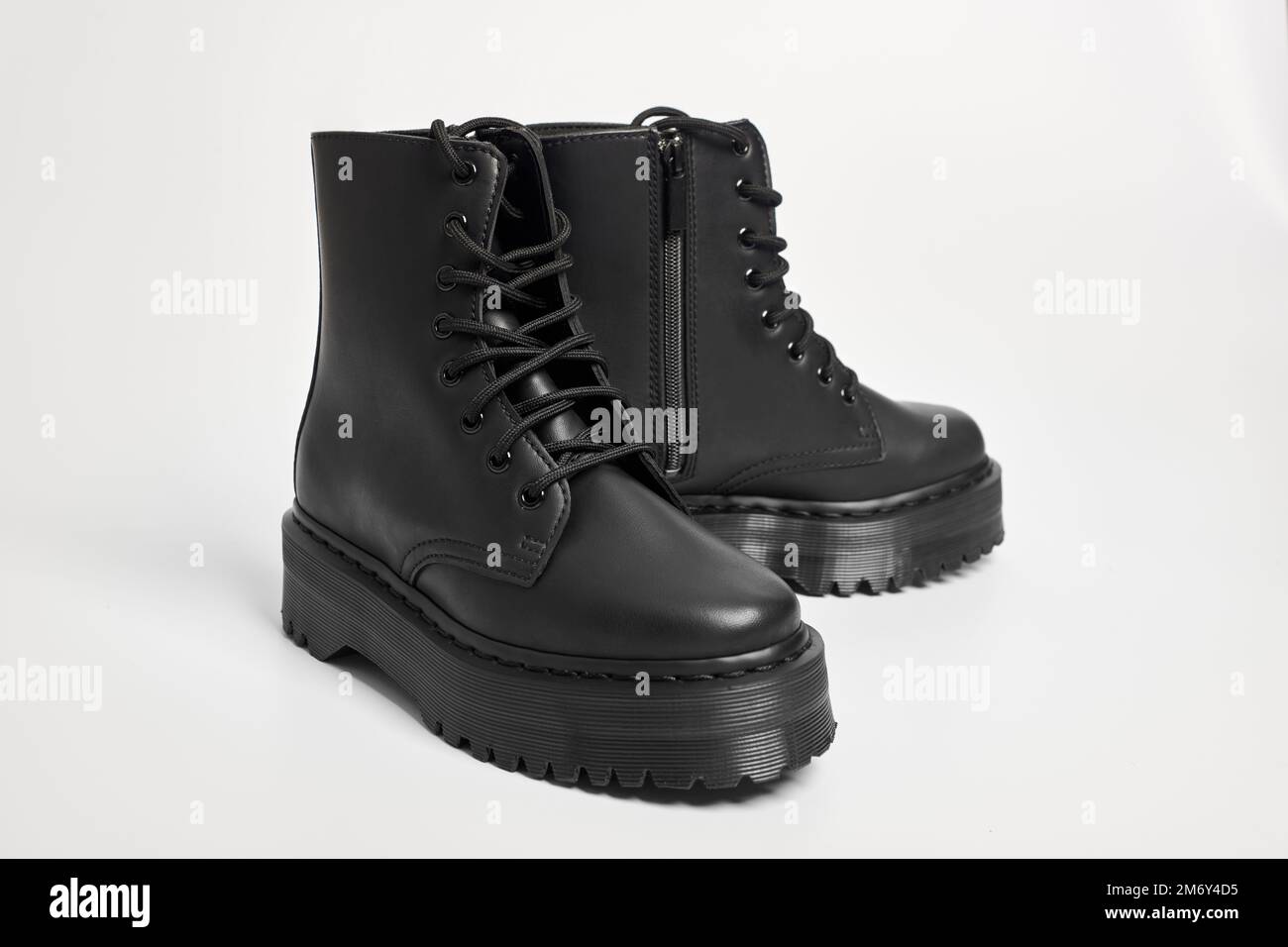 Black women combat boots on high heel platform with lug soles on ...