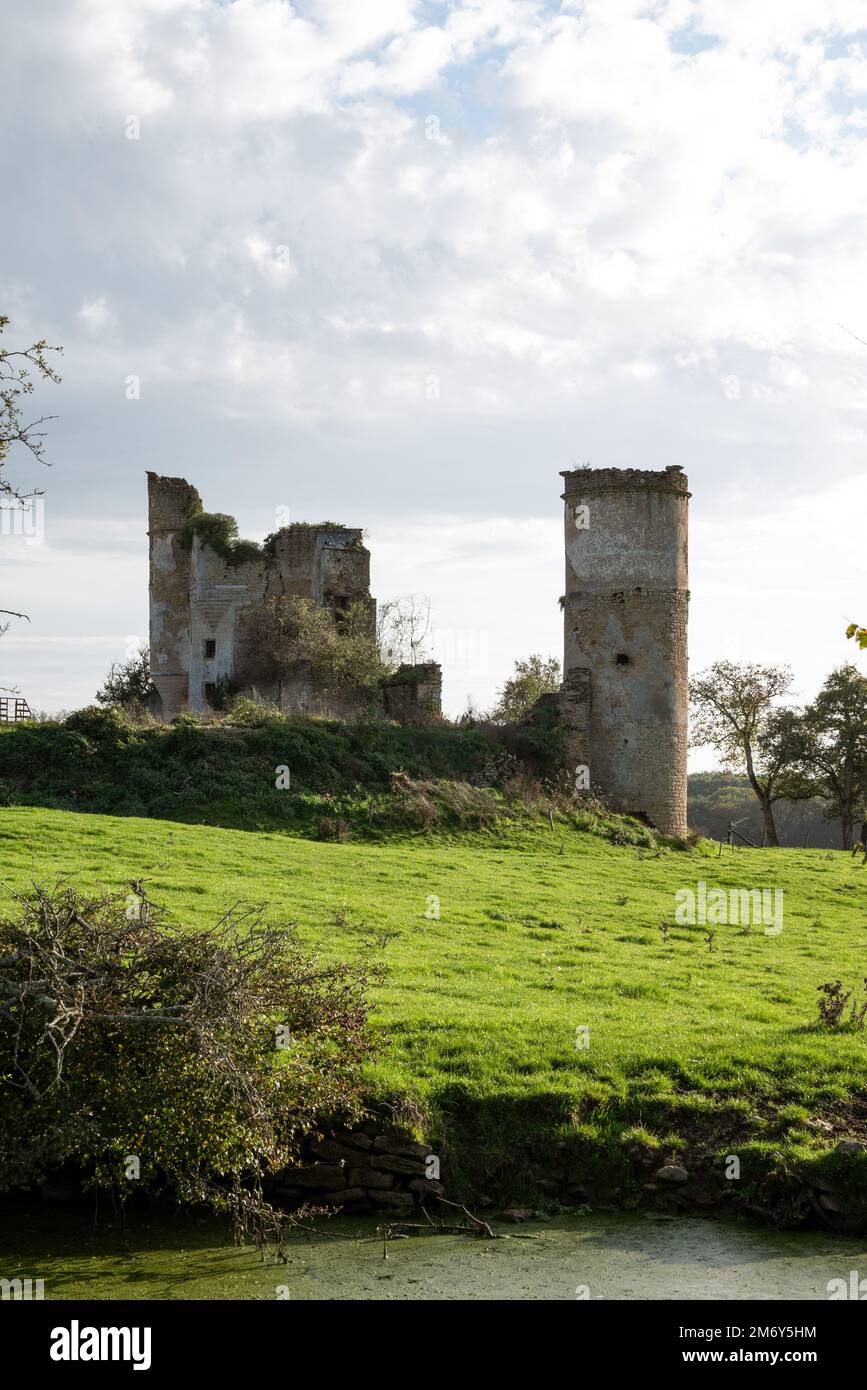 Photograph of an abandoned and ruined castle.Old ruined abandoned ...