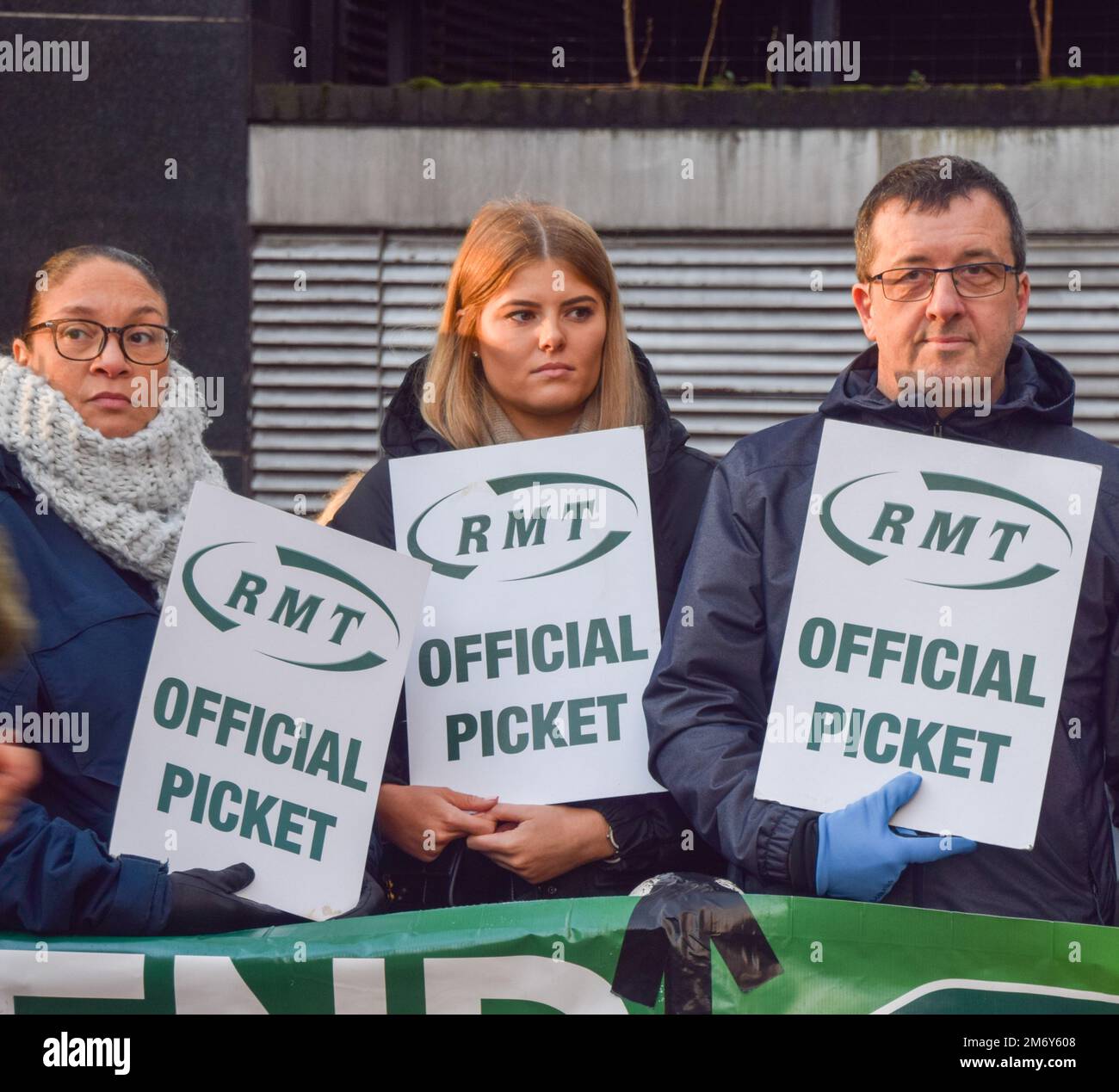 London, UK. 6th January 2023. Rail workers stand at the RMT (Rail ...