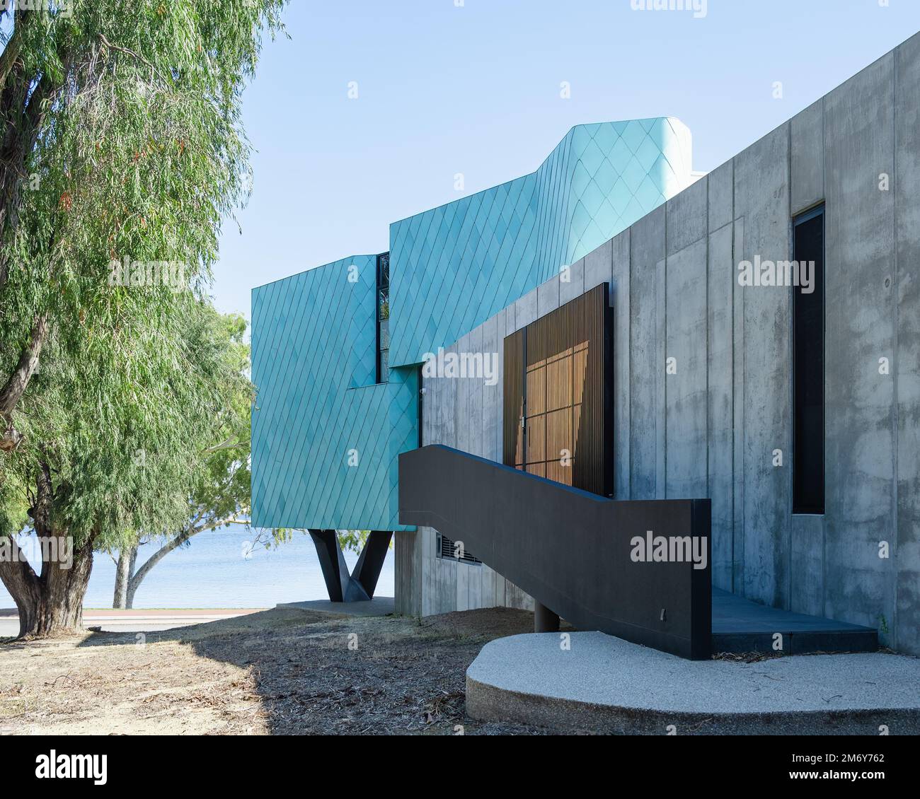 Perth, WA, Australia - Dragon House and office by Hartree & Associates ...