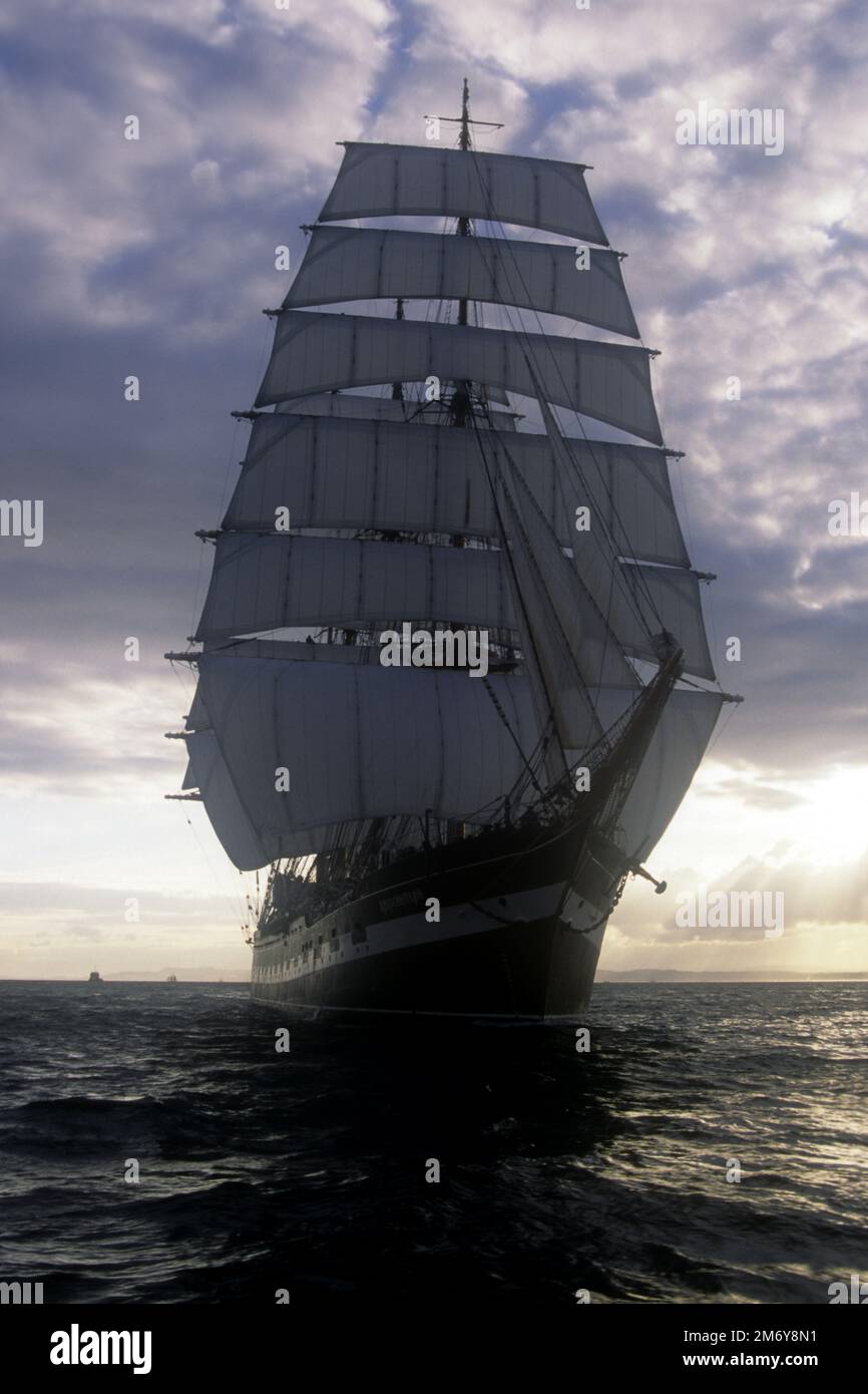 Russian barque Kruzenshtern, Leith race start, 1995 Stock Photo - Alamy