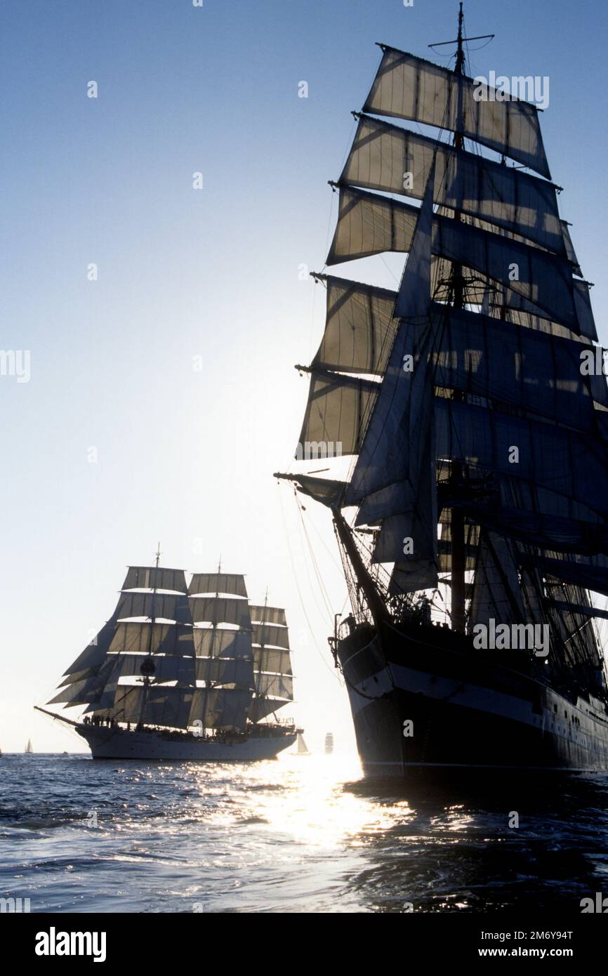 Russian barque Kruzenshtern, St Malo race start, 1999 Stock Photo - Alamy