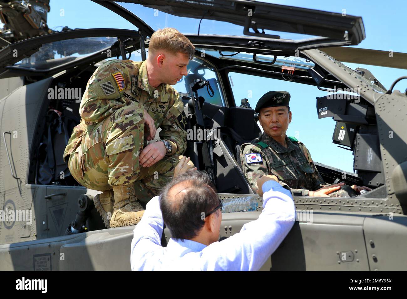 Lieutenant General Kang-Su Heo, commander of ROK 7th Manuever Corps ...