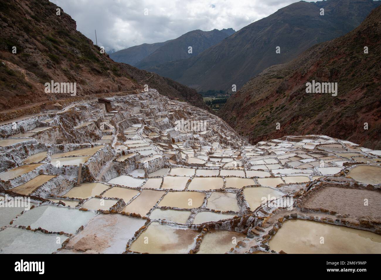 Maras salt mines It is made up of more than 3 thousand natural salt ...
