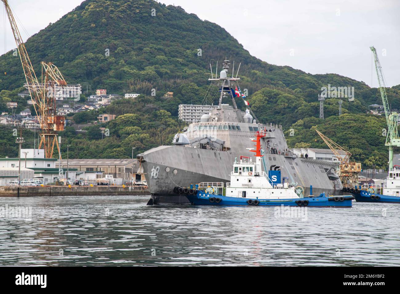The Independence variant littoral combat ship USS Charleston (LCS 18 ...
