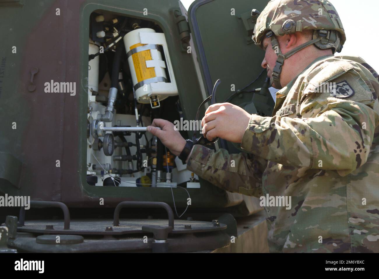 Soldiers with 1st Battalion, 109th Field Artillery Regiment, 55th ...