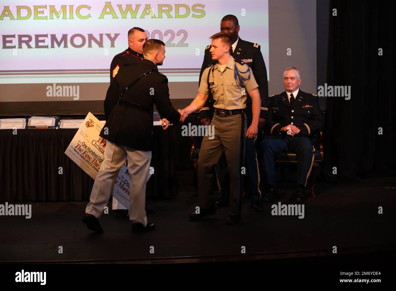 Marine corps recruiting station atlanta hi-res stock photography and ...