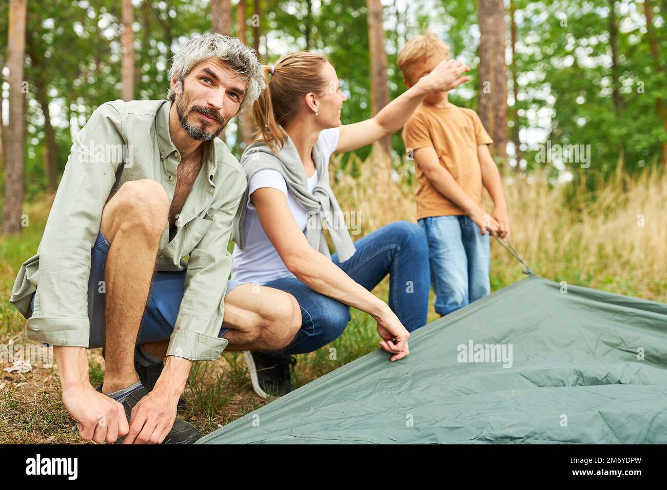 Teamwork setting hi-res stock photography and images - Alamy