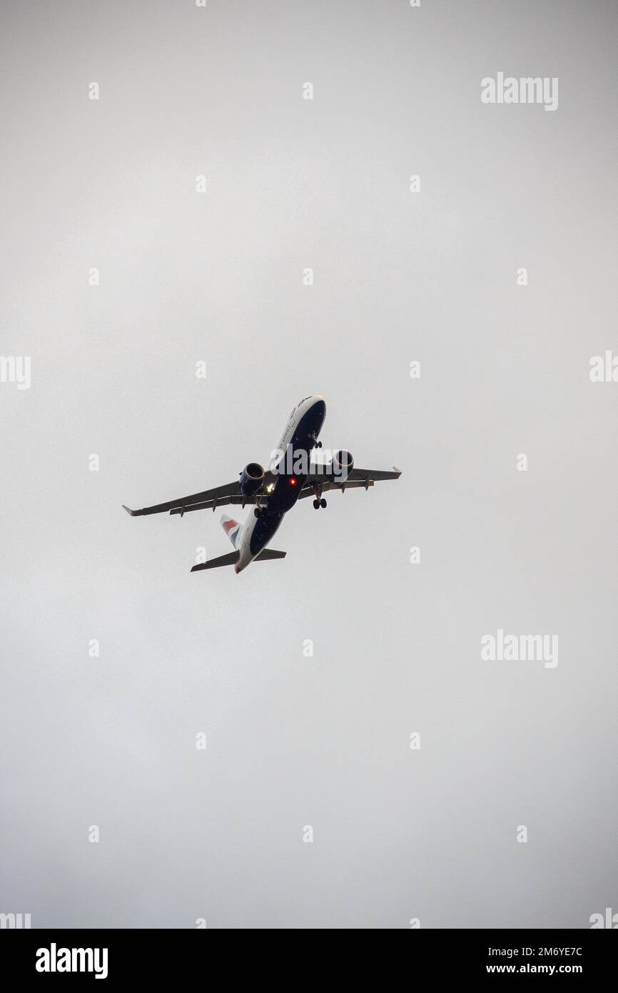 London, UK. 5th Jan 2023. British Airways airplane in flight Stock ...