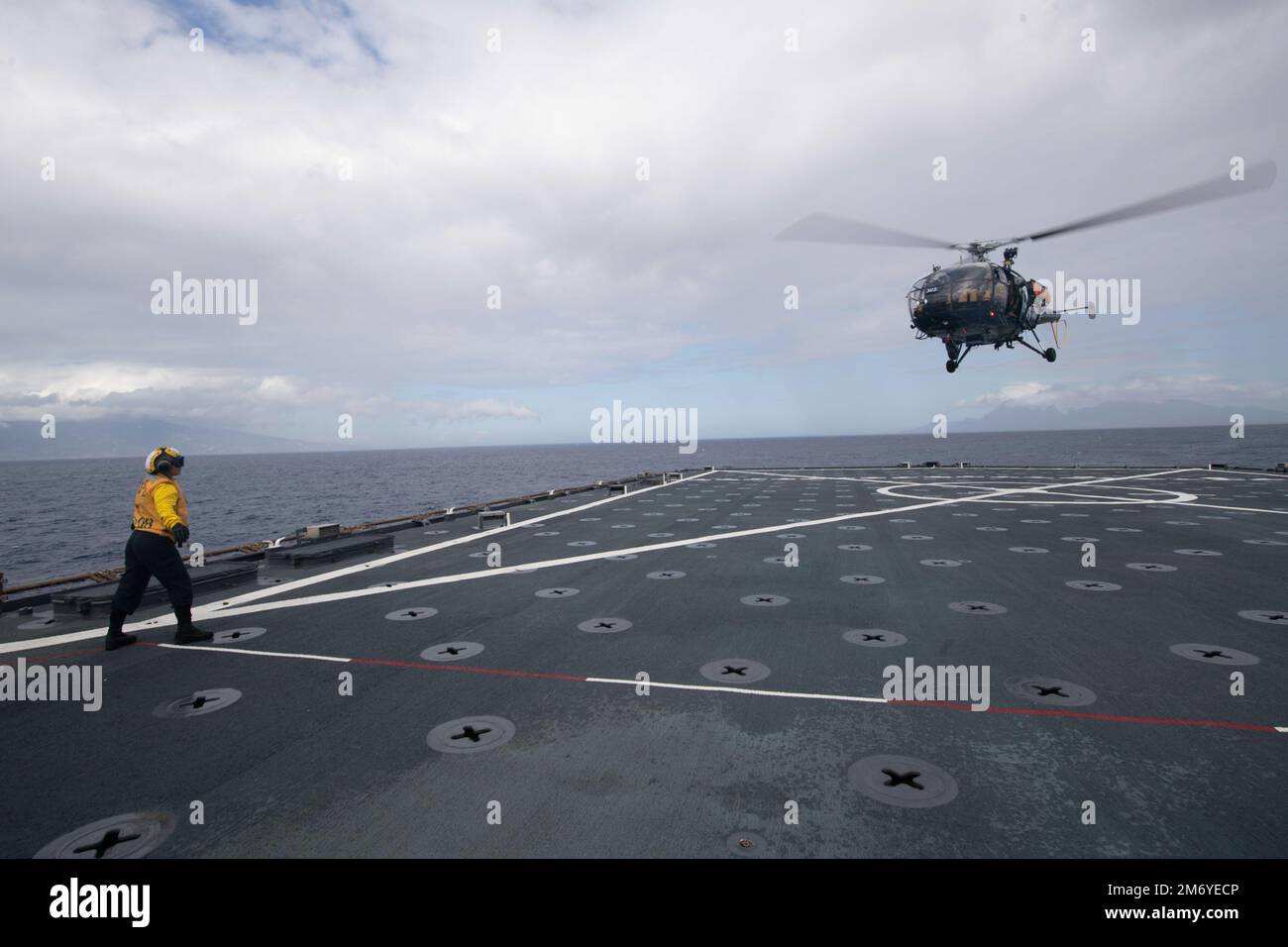 220510-N-FO865-1034 PACIFIC OCEAN (May 10, 2022) – U.S. Navy Seaman ...