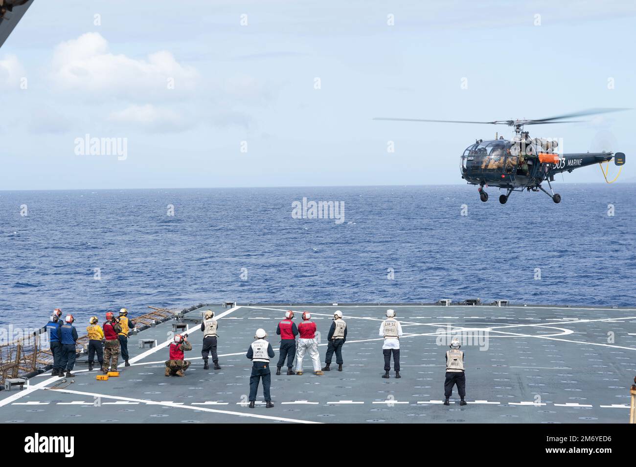 220510-N-FO865-1081 PACIFIC OCEAN (May 10, 2022) – A French Navy ...