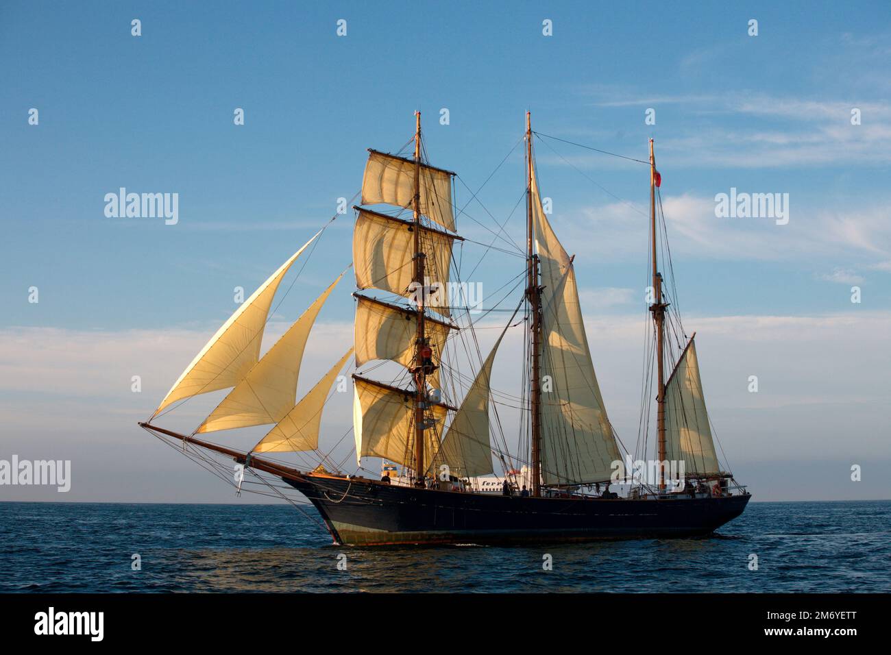Loa ship hi-res stock photography and images - Alamy