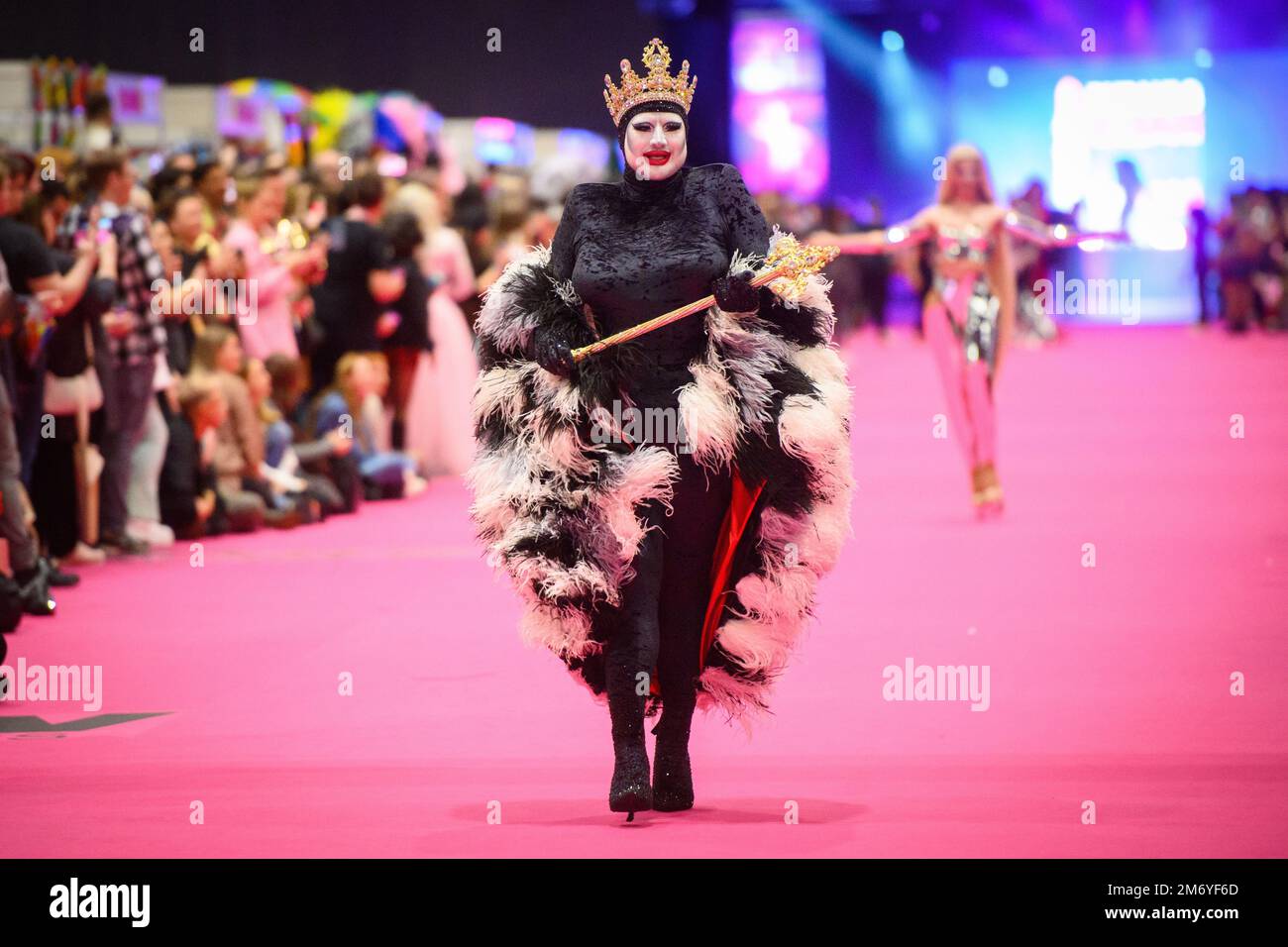 Drag queen danny beard hi-res stock photography and images - Alamy