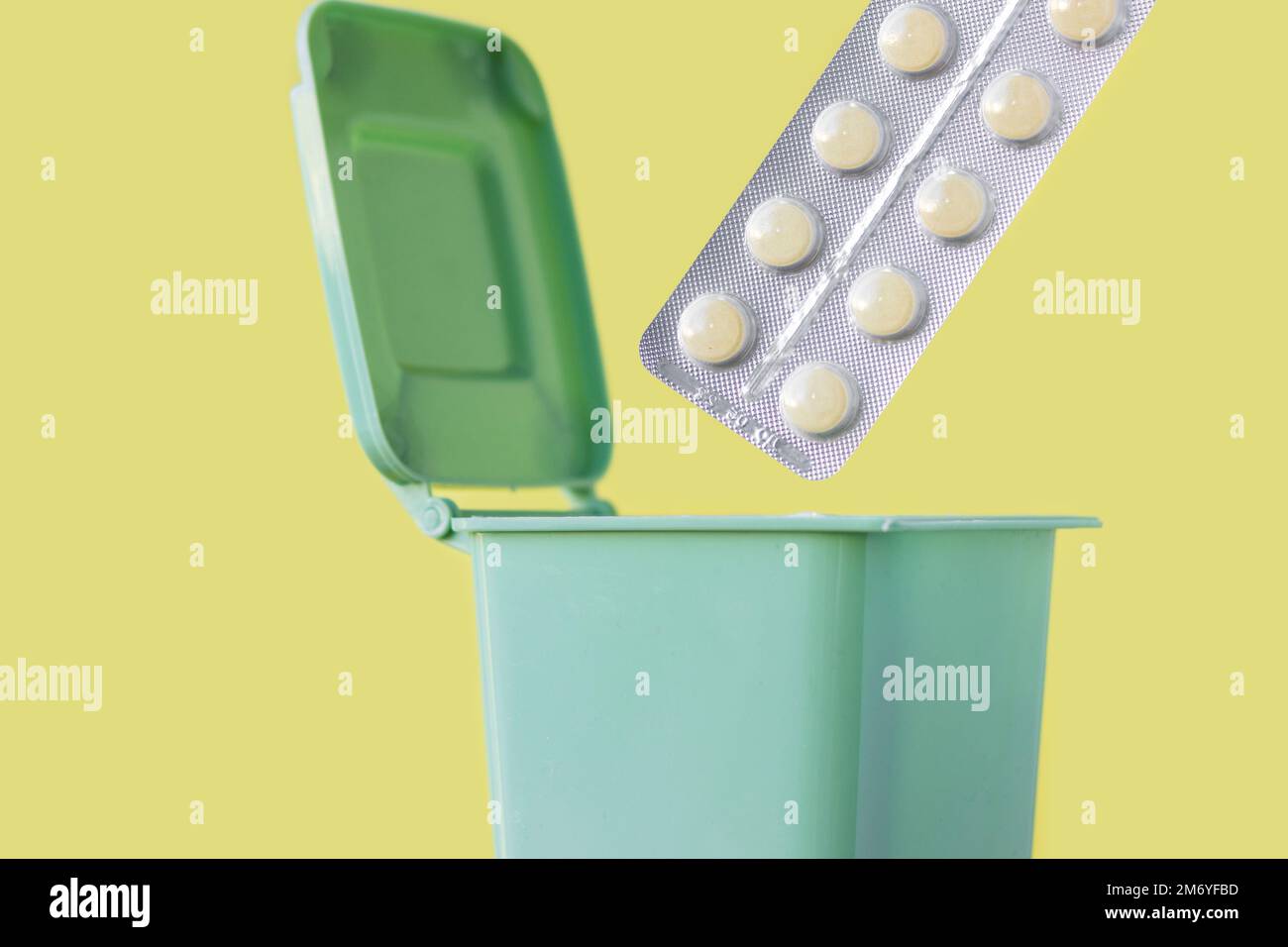 Plastic pollution in pill hi-res stock photography and images - Alamy