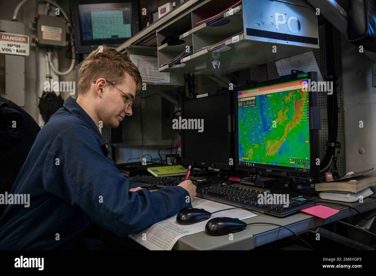 Strike group oceanography team hi-res stock photography and images - Alamy