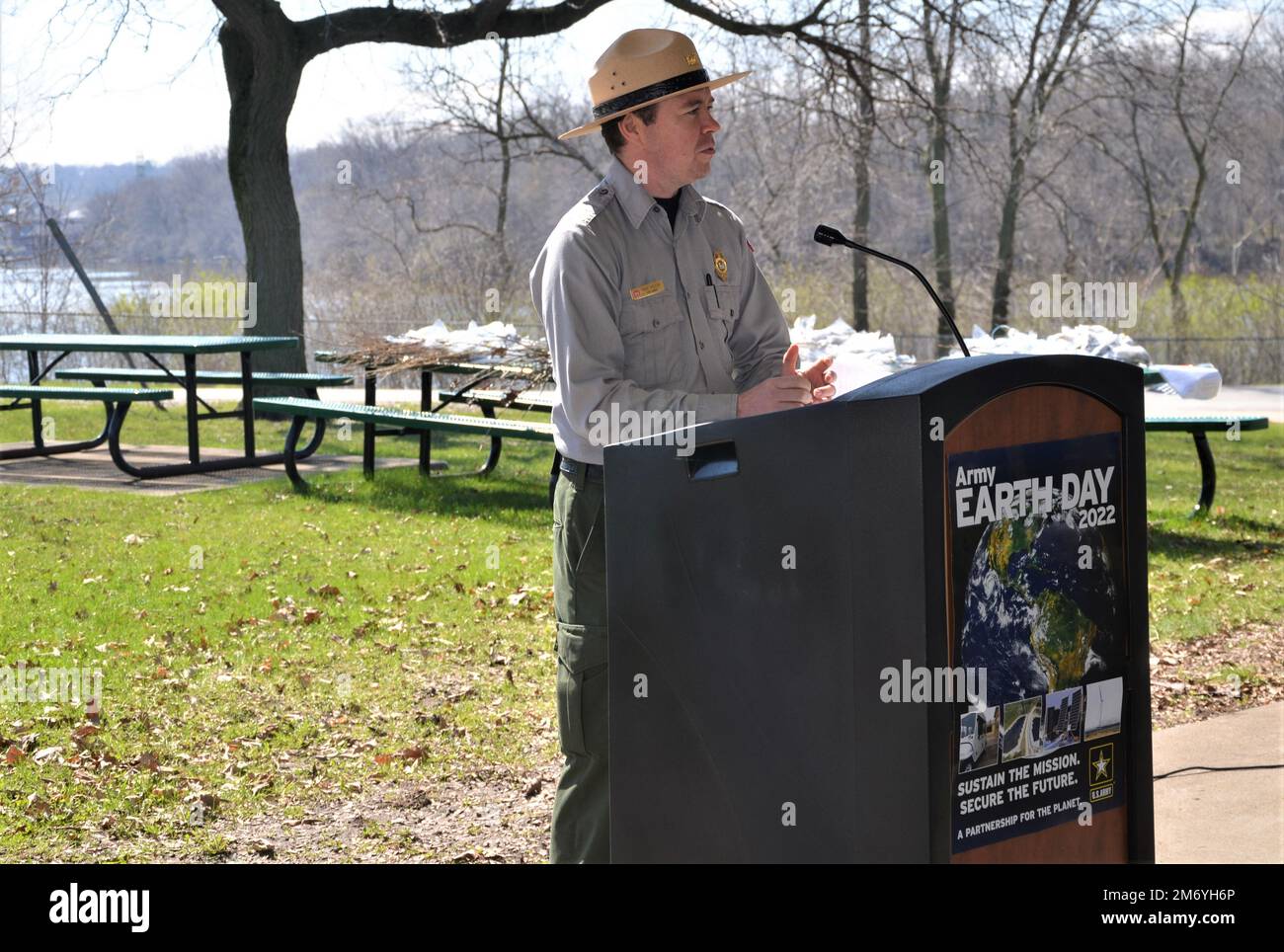 Ranger Mike McKean, from the U.S. Army Corps of Engineers Mississippi ...