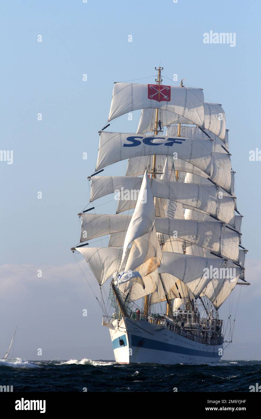 Russian tall ship Mir, Lisbon race start, 2012 Stock Photo - Alamy