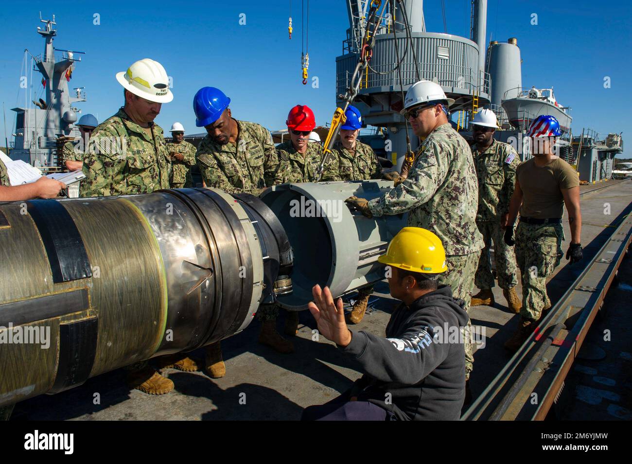 PERTH, Australia (April 20, 2022) – Sailors and Military Sealift ...