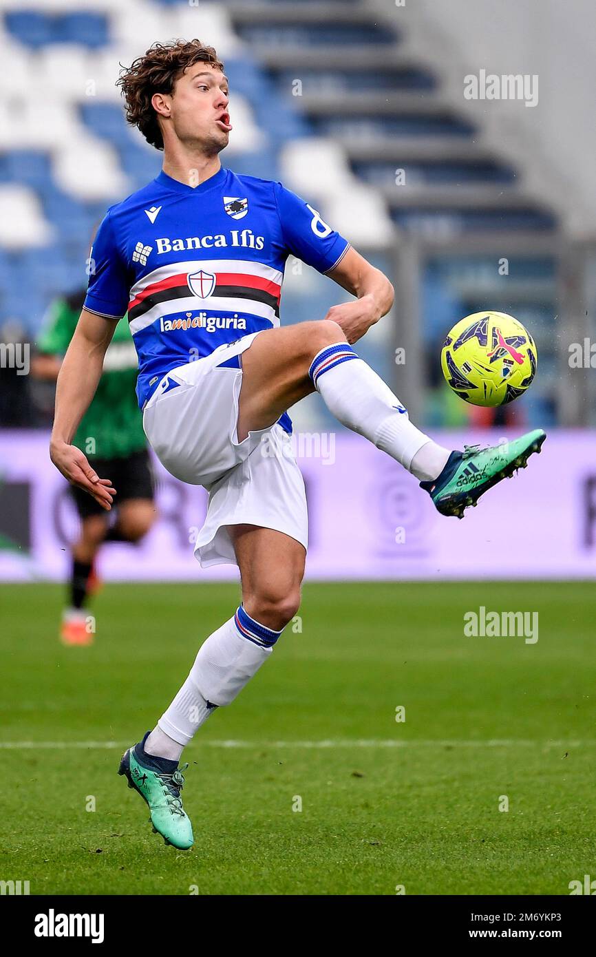 Sam Lammers of UC Sampdoria in action during the Serie A football match ...
