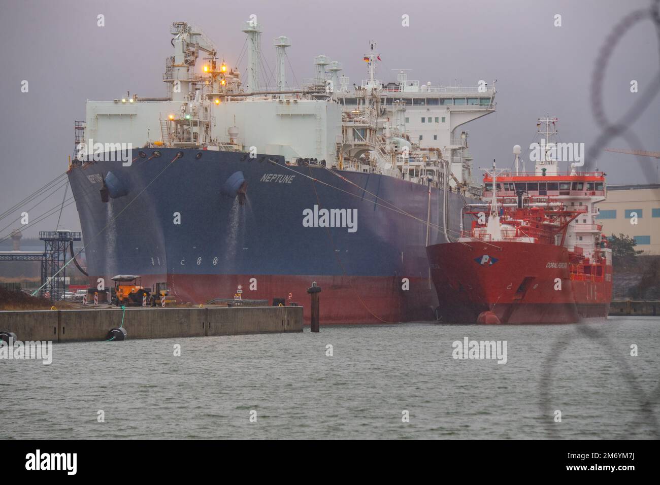 06 January 2023, Mecklenburg-Western Pomerania, Lubmin: The LNG shuttle ...