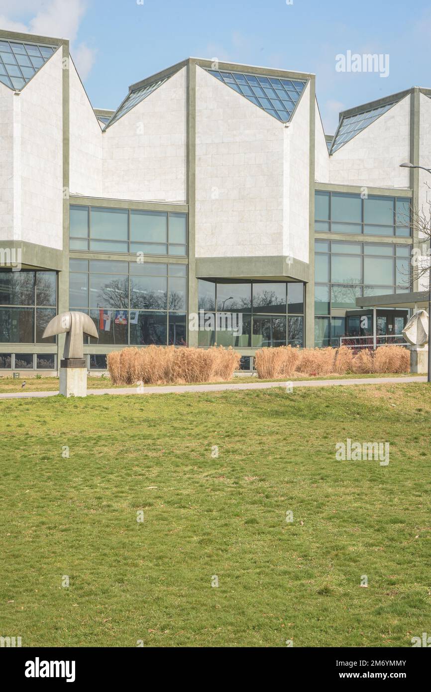 Muzej Savremene Umetnosti - Museum of Contemporary Art, Belgrade , Serbia Stock Photo - Alamy