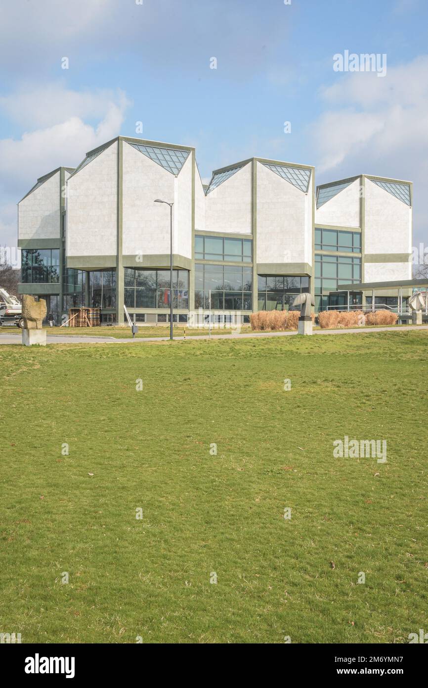 Muzej Savremene Umetnosti - Museum of Contemporary Art, Belgrade , Serbia Stock Photo - Alamy