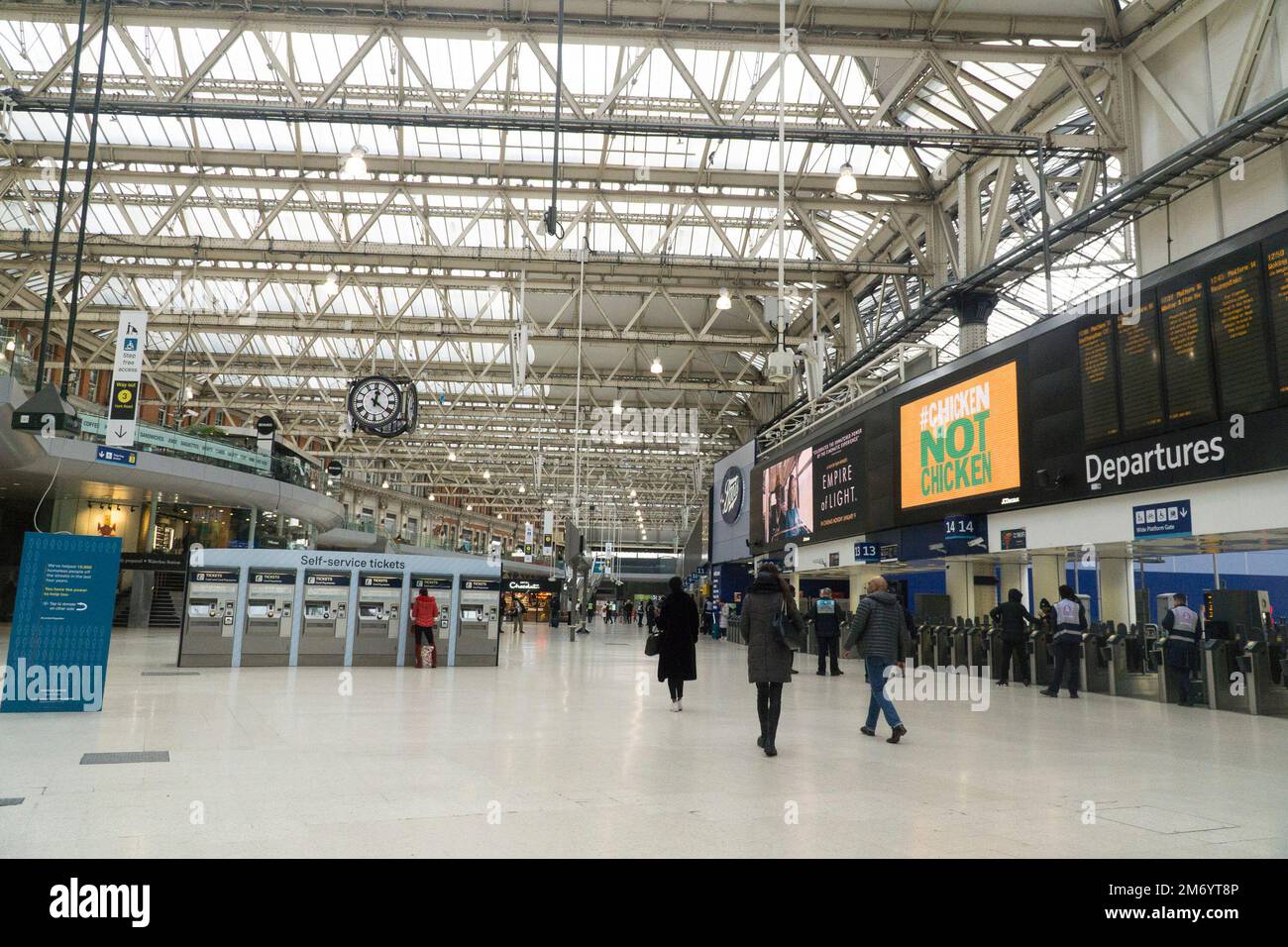 Rail strikes london station hi-res stock photography and images - Alamy