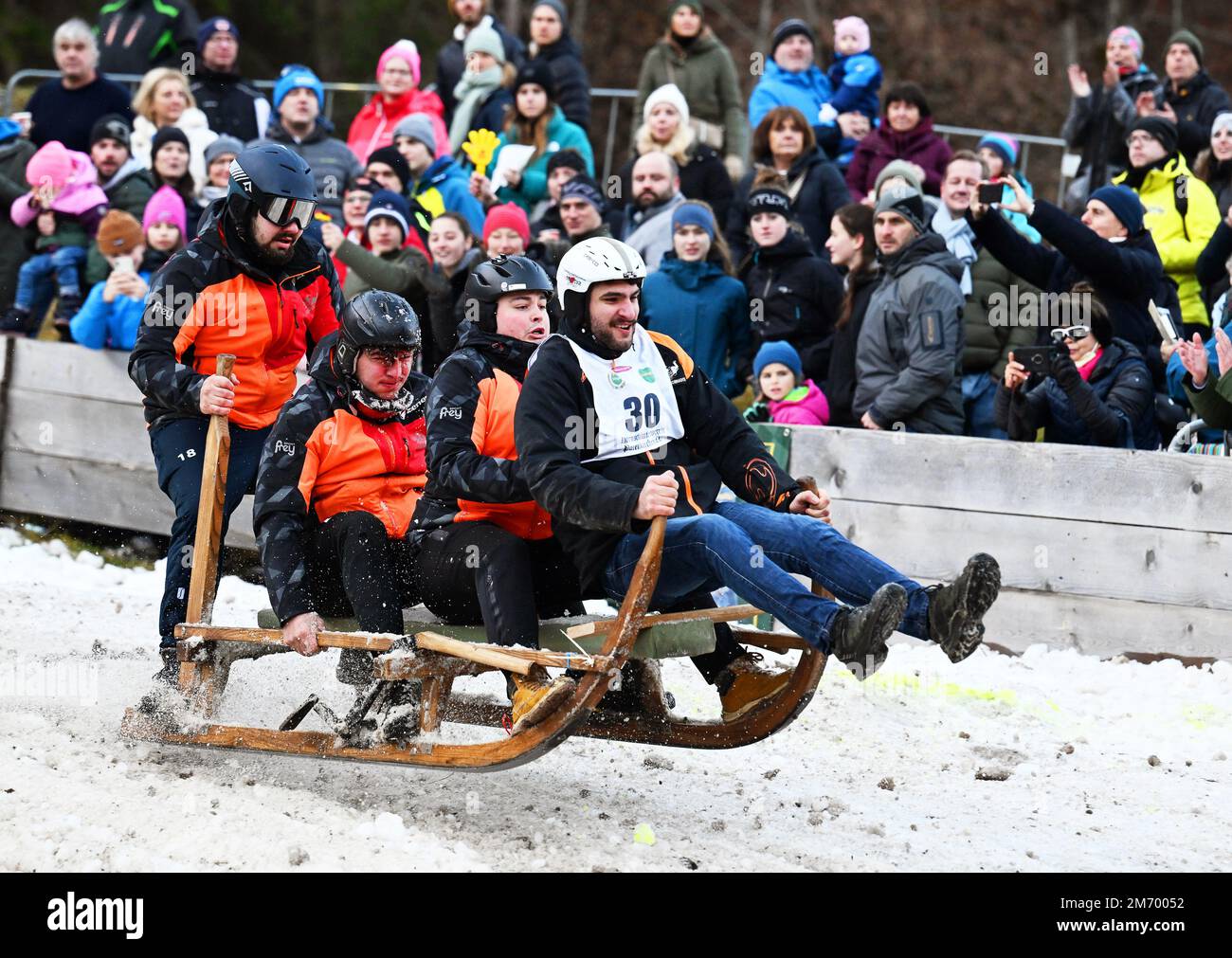 Garmisch Partenkirchen, Germany. 06th Jan, 2023. The team of "Hornados ...