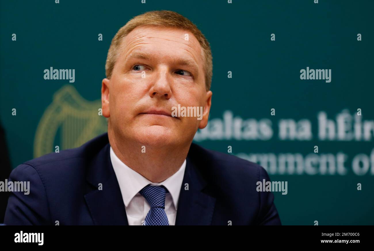 Downward trajectory hi-res stock photography and images - Alamy