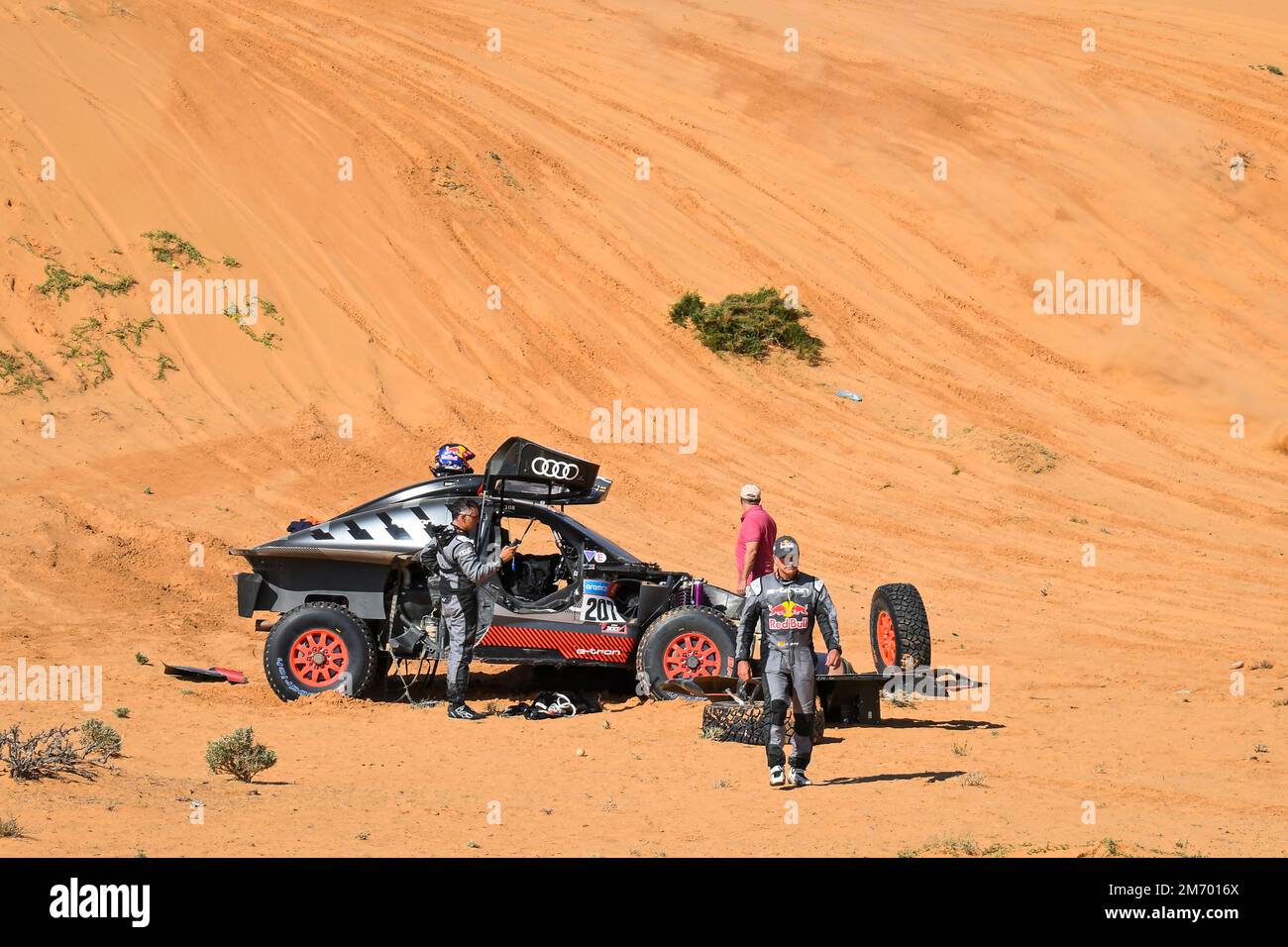 Haïl, Saudi Arabia - 06/01/2022, 207 SAINZ Carlos (spa), CRUZ Lucas ...