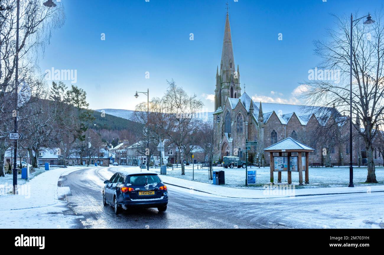 Ballater Aberdeenshire Scotland winter with snow centre of town Bridge ...