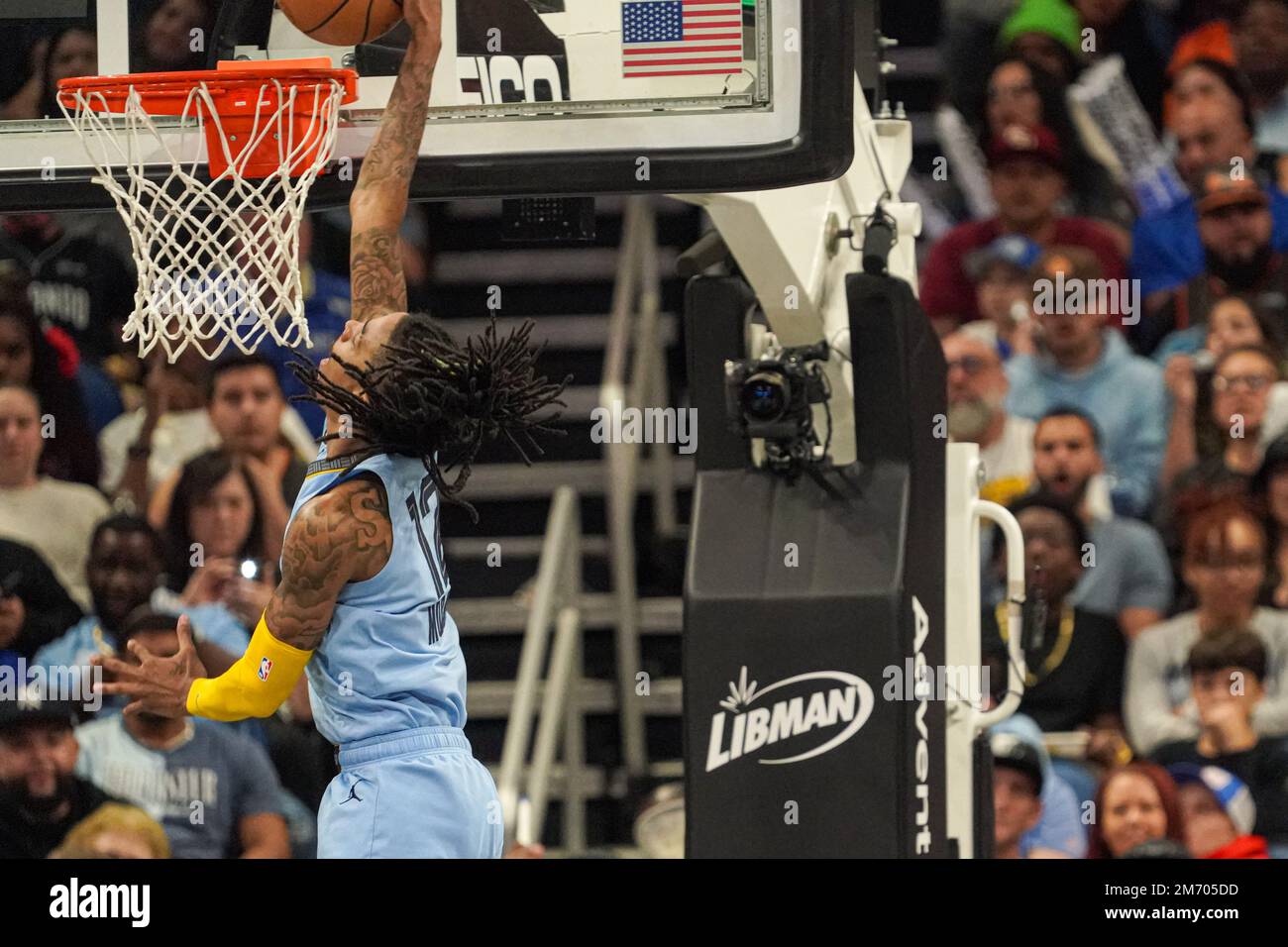 Ja morant dunk hi-res stock photography and images - Alamy