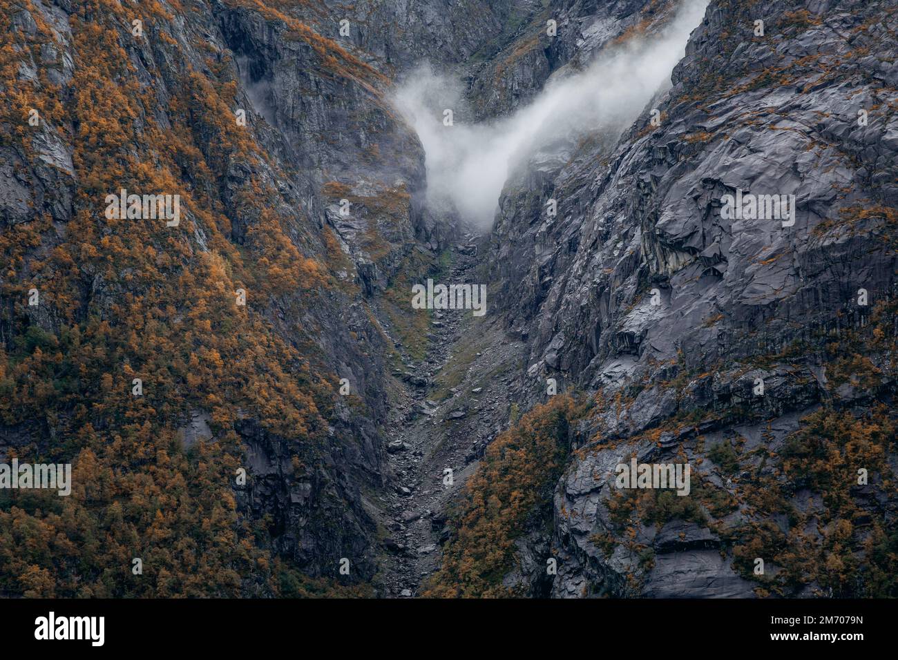 Wedge rocks hi-res stock photography and images - Alamy