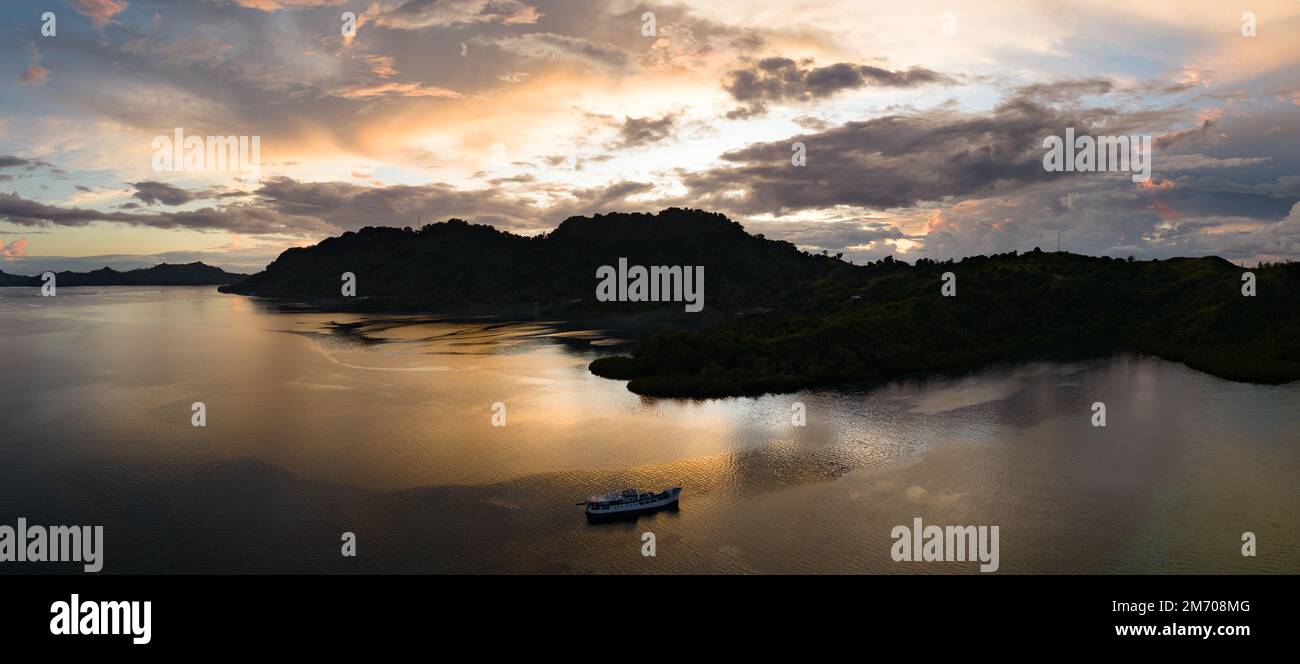 Solomon islands aerial view of boat hi-res stock photography and images ...