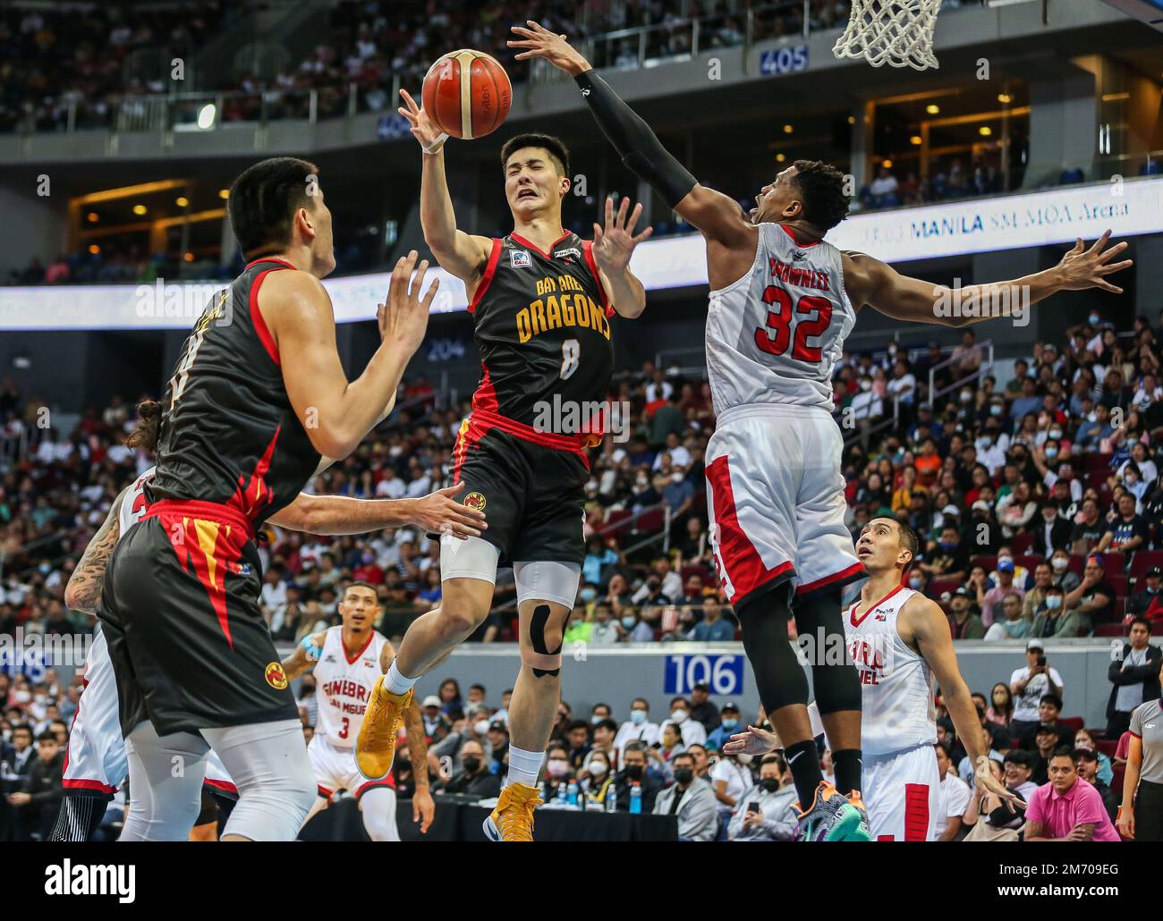 Pasay City, Philippines. 6th Jan, 2023. Zhu Songwei (C) of Bay Area ...