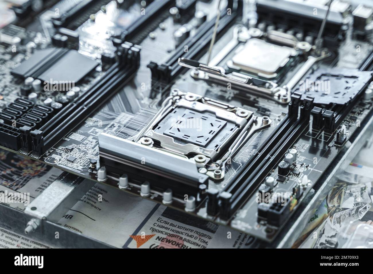 Man Engineercollectorindependent Self Computer Assembly Mounting In